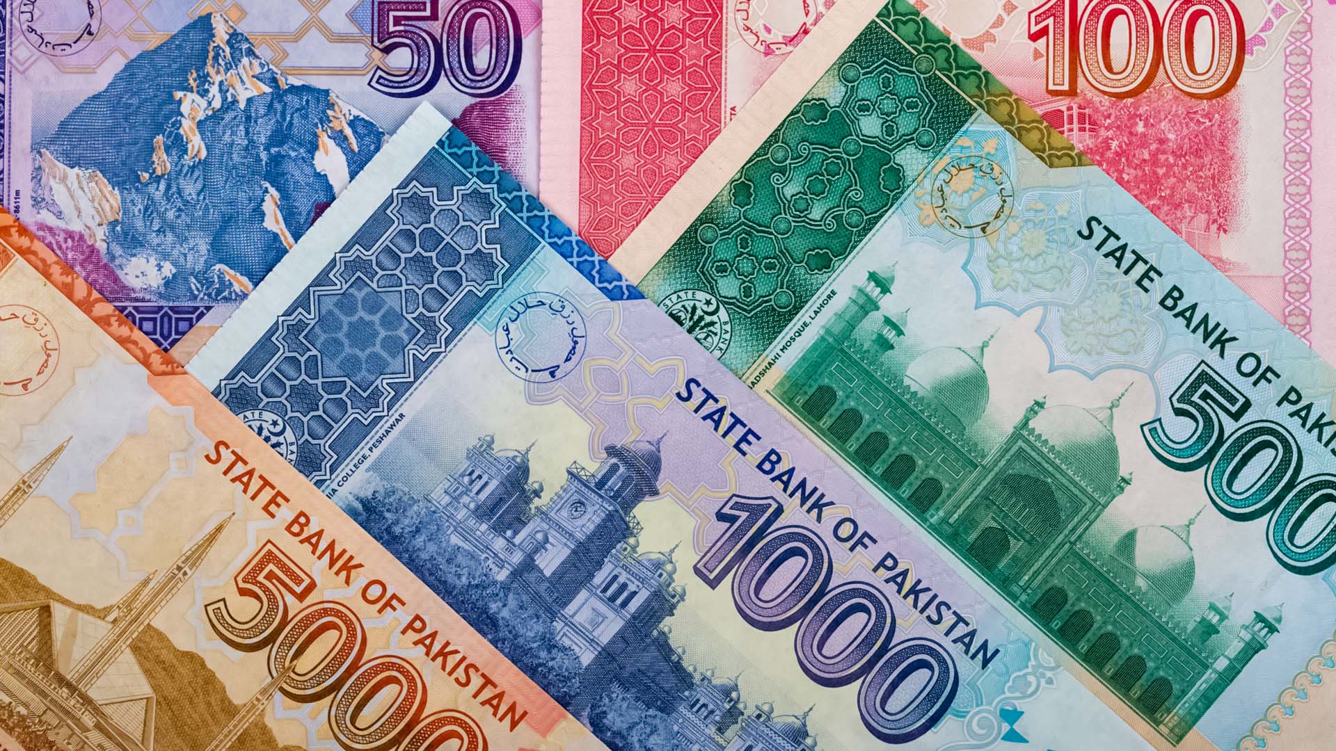 Pakistani rupee hits historic all time low of 200 against the US dollar ...